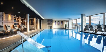 Piscina interior/exterior