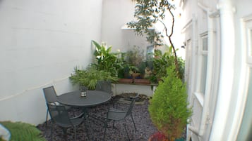 Quarto Duplo de Luxo, junto ao jardim | Terraço/pátio interior