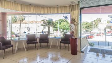 Entrada (vista interior)