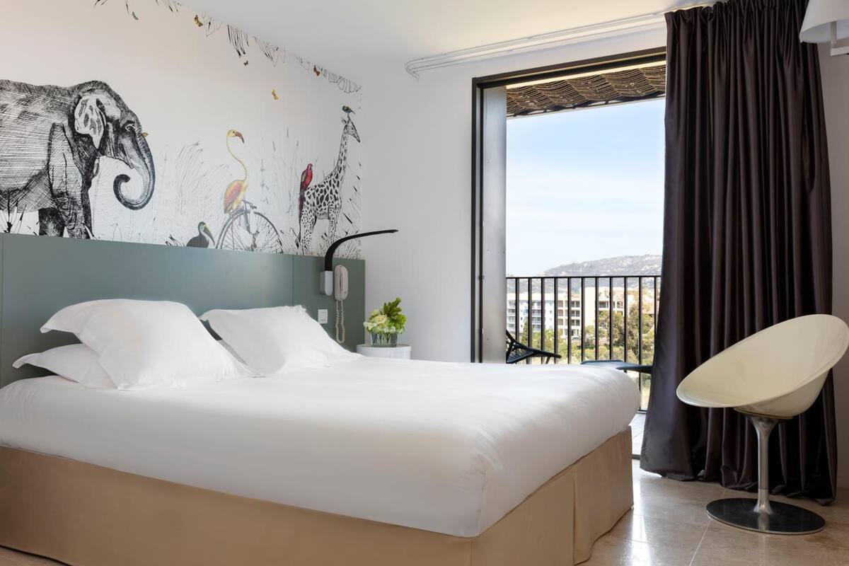 Quarto casal standard, sacada, vista para o mar | Roupas de cama antialérgicas, cofres nos quartos, escrivaninha