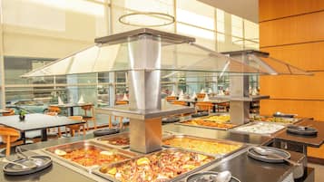 2 restaurantes, pequenos-almoços servidos, cozinha internacional