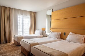 Quarto casal ou duplo (2 adults + 1 child) | Frigobar (abastecido com alguns itens grátis), cofres nos quartos