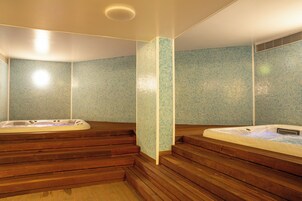 Sauna seca, banheira de hidromassagem, sauna a vapor