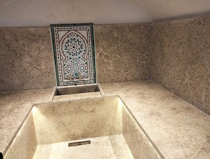 Sala(s) para tratamentos a casais, massagens 