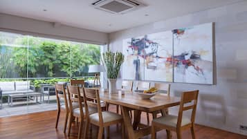 One Bedroom Apartment Without Pool | Refeições no quarto