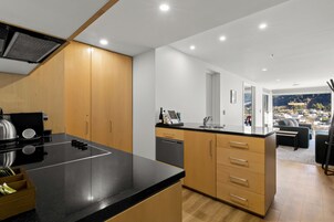 Geladeira, chaleira elétrica