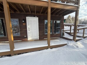 Suíte premium, várias camas | Individualmente decorados, individualmente mobiliados, berços grátis