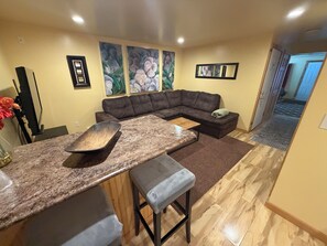 Suíte premium, várias camas | Individualmente decorados, individualmente mobiliados, berços grátis