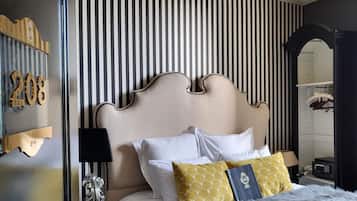 Quarto solteiro | Roupas de cama premium, escrivaninha, quartos à prova de som