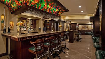 2 bares/lounges