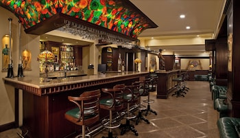 2 bares/lounges 