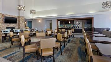 Pequeno-almoço tipo buffet diário incluído