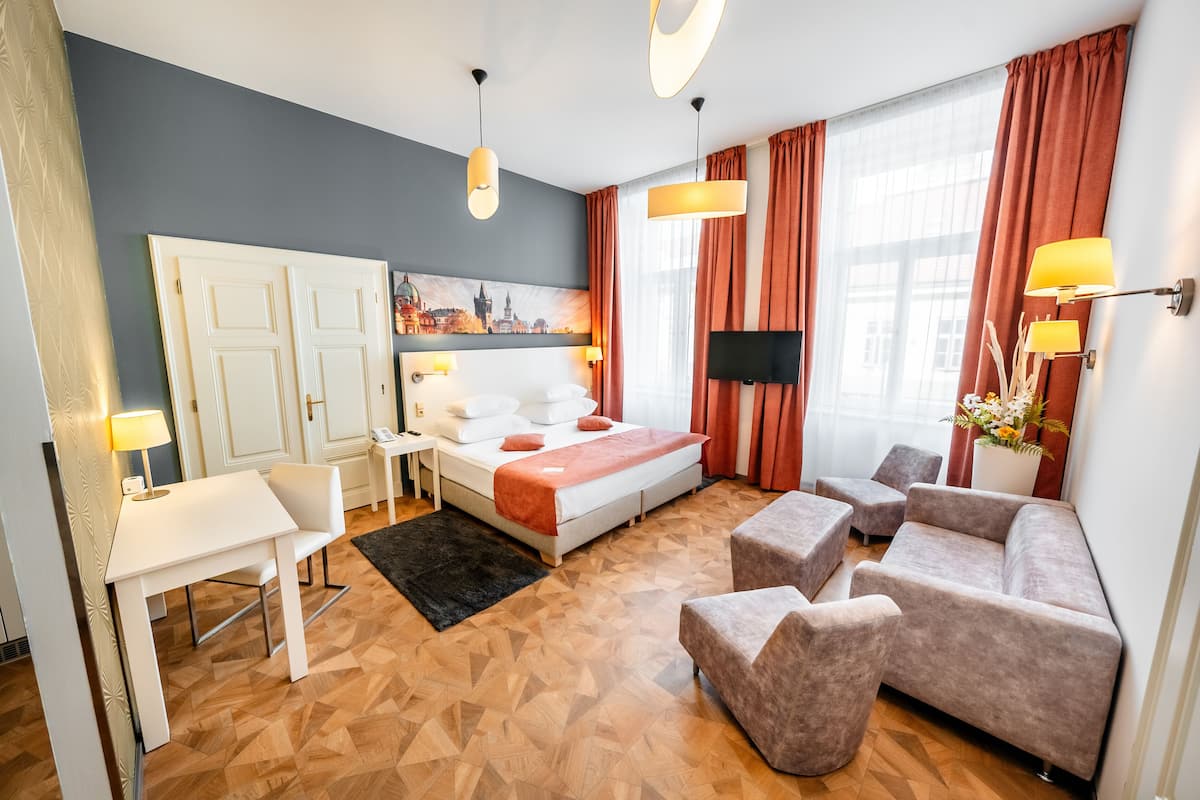 Suite Júnior | Roupa de alta qualidade, camas de colchão pillowtop, minibar 