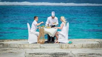 2 restaurantes, pequenos-almoços servidos