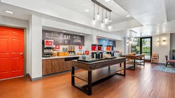 Café da manhã com buffet grátis todos os dias
