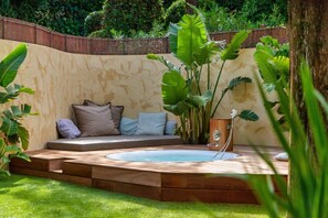 Banheira de hidromassagem exterior