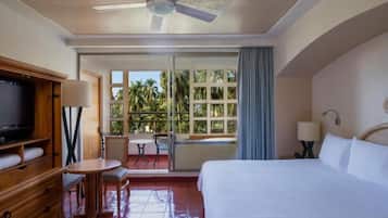 Suite Club | Cofre no quarto, ferro/tábua de engomar, roupa de cama fornecida