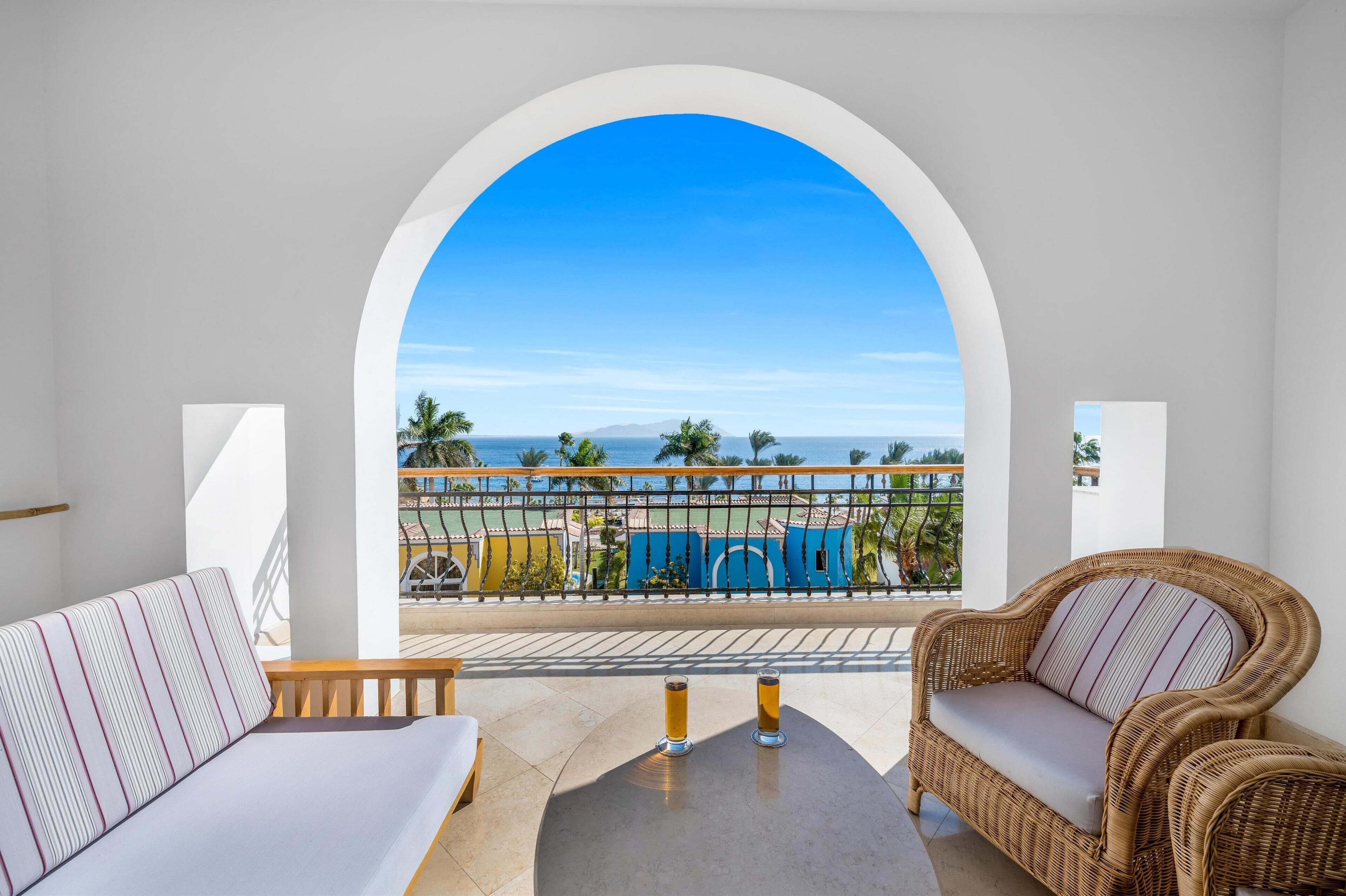 Quarto, 1 cama King, vista para o mar | Roupas de cama de algodão egípcio, camas Tempur-Pedic, frigobar