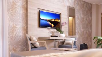 Secretária, secretária adequada para computadores portáteis