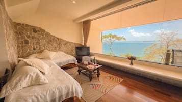 Honeymoon Suite with Ocean View | Vista do quarto