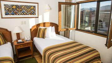 Quarto Duplo ou Twin, 1 cama de casal ou 2 camas individuais | Cofre no quarto, cortinas/cortinados opacos, Wi-fi grátis