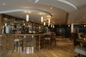 Serve almoço e brunch aos fins de semana 