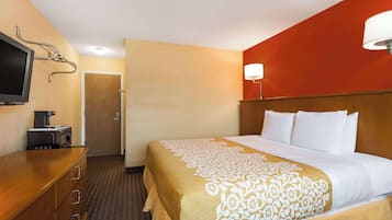 Quarto standard, 1 cama King, para não fumantes | Escrivaninha, quartos à prova de som, ferros/tábuas de passar roupa