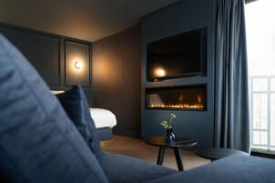 Suíte família | Área de estar | Smart TV 40 polegadas com canais digitais