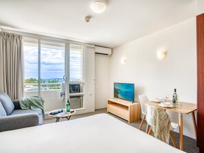 1 quarto, roupa de alta qualidade, cofre no quarto 