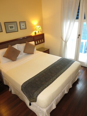 Cofre no quarto, secretária, internet com fios grátis 