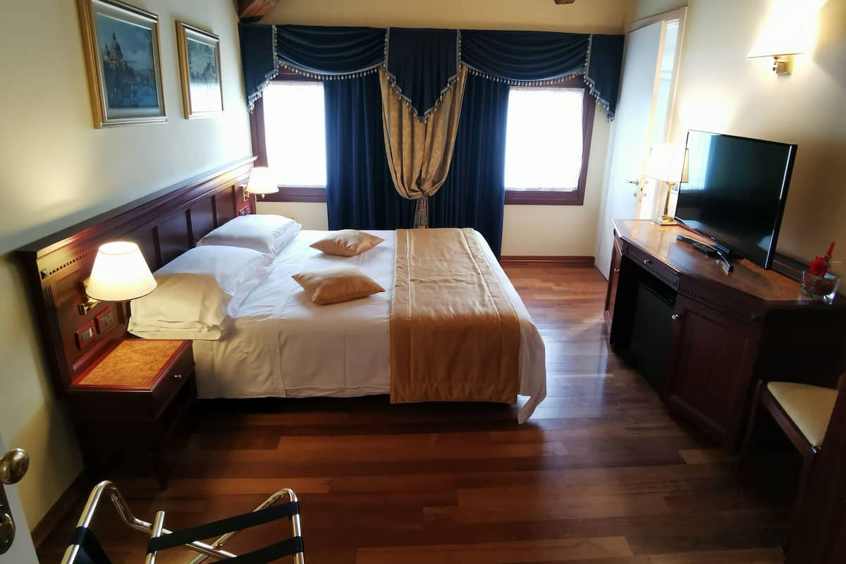 Quarto Duplo ou Twin Superior | Cofre no quarto, Wi-fi grátis, roupa de cama fornecida 