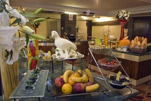 Pequeno-almoço tipo buffet diário (30 TRY por pessoa)