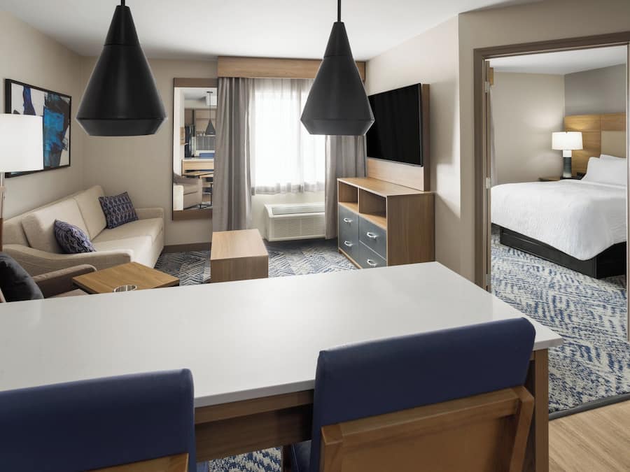 Secretária, quartos insonorizados, ferro/tábua de engomar