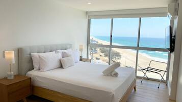 Apartamento, 2 quartos (Absolute Beach Front) | Individualmente decorados, individualmente mobiliados