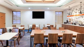 Pequeno-almoço tipo buffet diário incluído