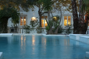 Piscina externa sazonal