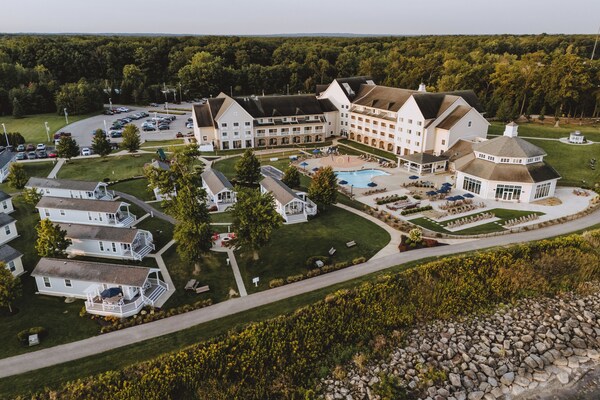 The Lodge At Geneva - Geneva, OH