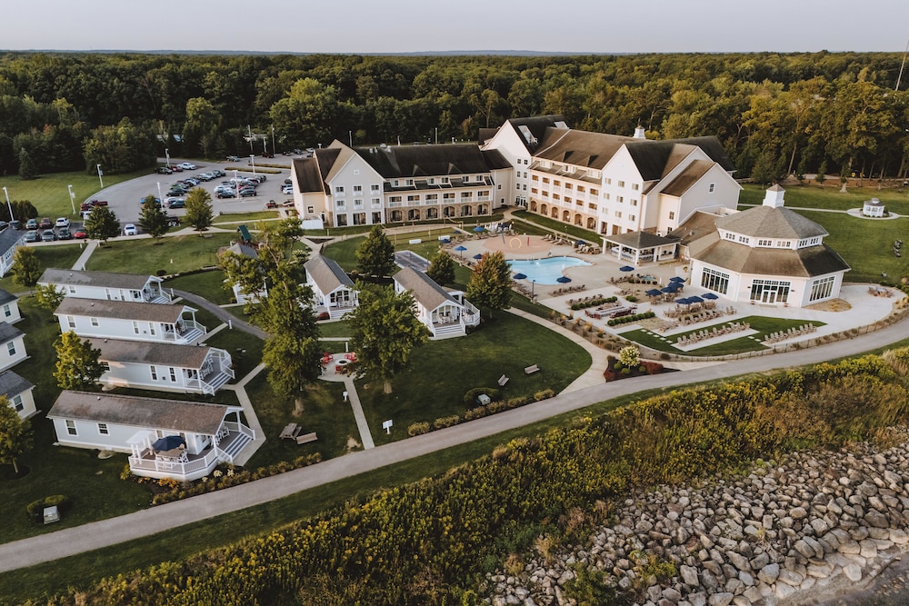 The Lodge At Geneva - Geneva, OH