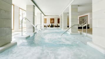 Sauna seca, banheira de hidromassagem, banho turco/hammam