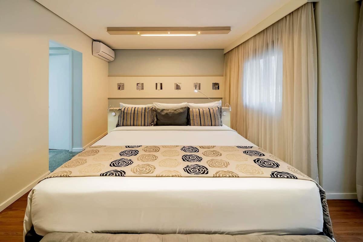 Privilege, Quarto superior, 1 cama de casal | Roupas de cama antialérgicas, frigobar, cofres nos quartos, escrivaninha