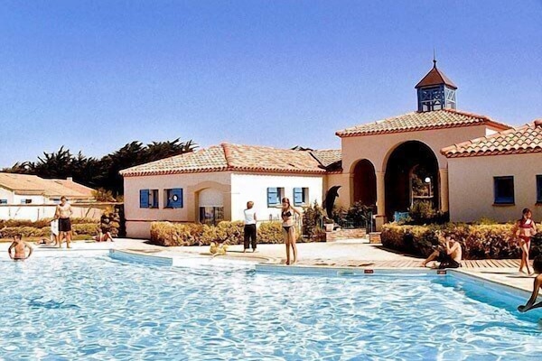 Piscina exterior sazonal