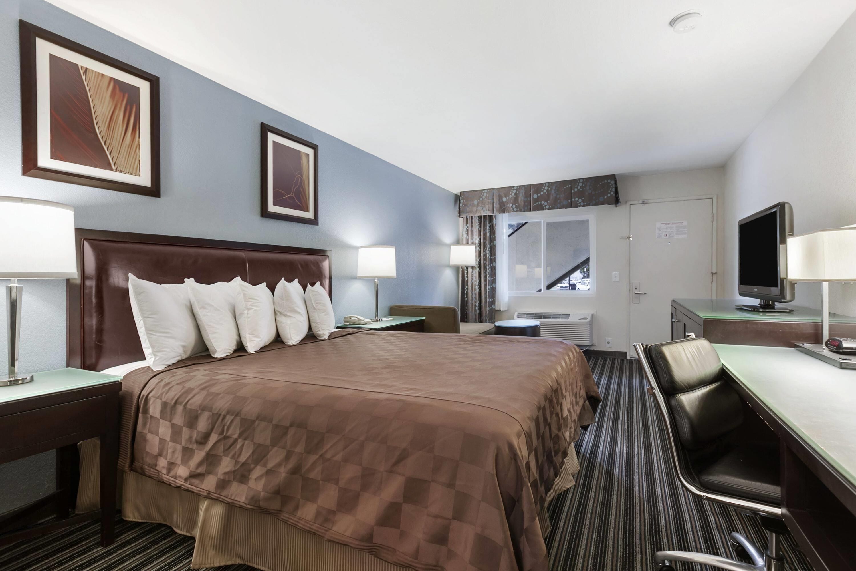 Quarto, acessível, não fumadores | Secretária, secretária adequada para computadores portáteis 