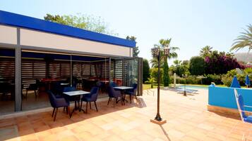 Snack-bar