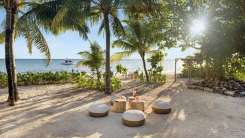 Serviço de café da manhã, culinária internacional, vistas para a praia