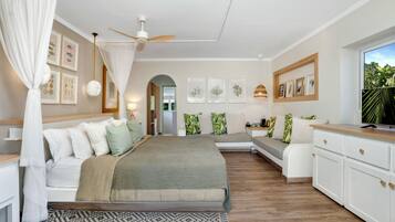 Quarto casal standard | Cofres nos quartos, escrivaninha, berços grátis, Wi-Fi de cortesia