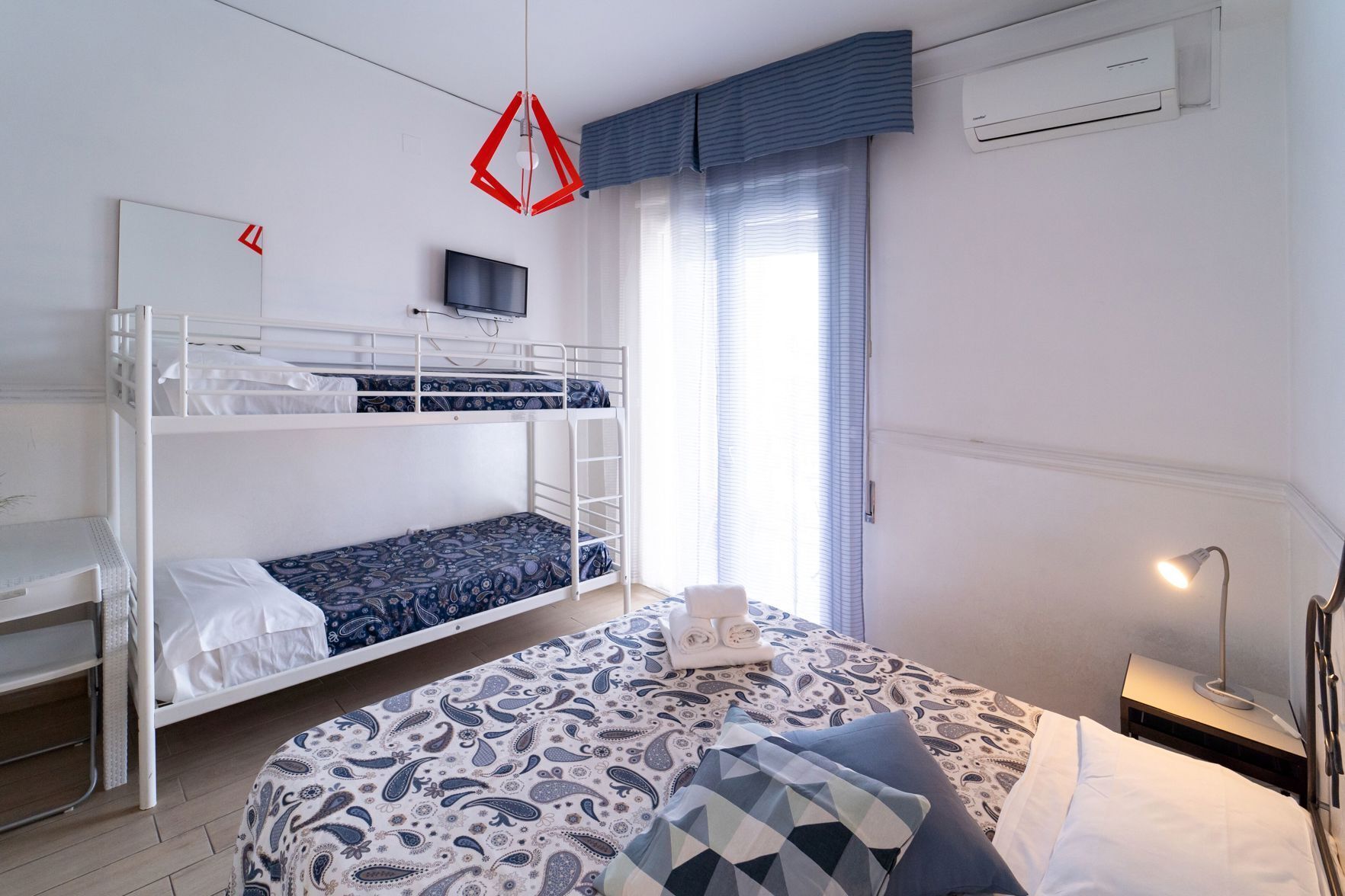 Wi-Fi de cortesia, roupa de cama