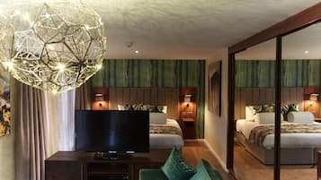 Suíte | 1 quarto, roupas de cama premium, cofres nos quartos, escrivaninha