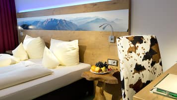 Quarto casal ou duplo conforto, 1 quarto, para não fumantes | 1 quarto, roupas de cama premium, cofres nos quartos, escrivaninha