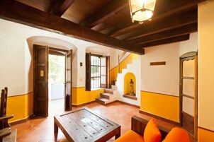 Suíte | Cofres nos quartos, escrivaninha, berços grátis, Wi-Fi de cortesia