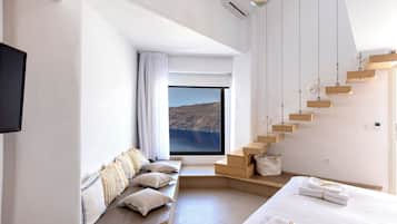 Premium Room Caldera View with Outdoor Mini Plunge Pool Quadruple | Roupas de cama premium, frigobar, cofres nos quartos